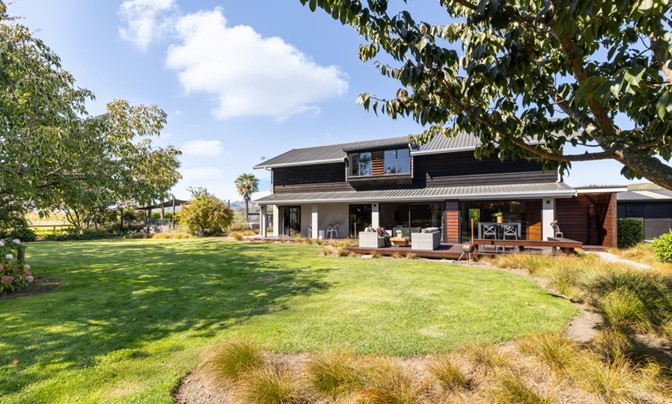 Lifestyle Dwelling For sale — 149 Mount Erin Road, Havelock North ...