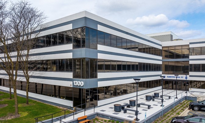 Office For Lease — 1300 W Higgins Rd, Park Ridge, IL 60068, USA ...