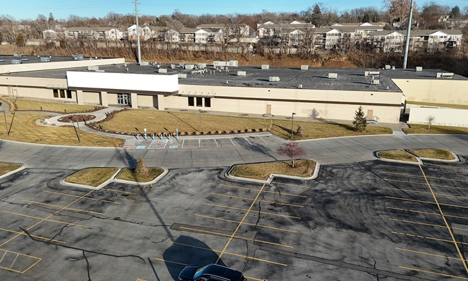 Industrial For Lease — 901 Fort Crook Rd N, Bellevue, NE 68005, USA ...
