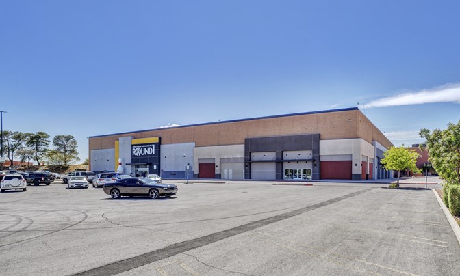 Retail For Lease — 4000 Meadows Ln, Las Vegas, NV 89107, USA | United ...