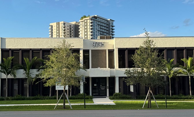 Retail For Lease — 9795 S Dixie Hwy, Pinecrest, FL 33156, USA | United ...